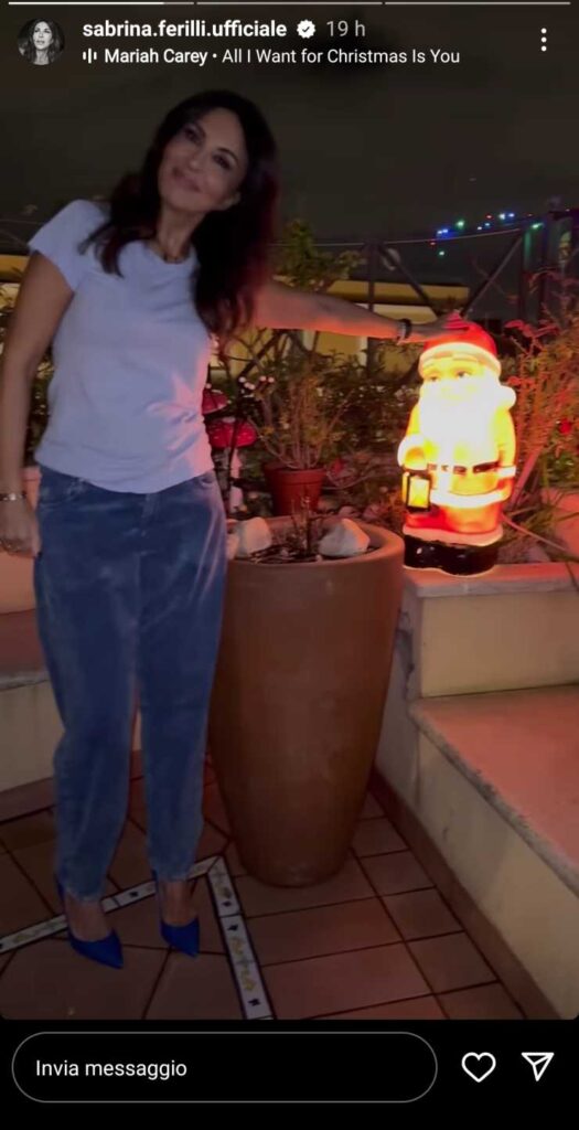 Sabrina Ferilli mostra il mega terrazzo di casa addobbato per le Feste ...