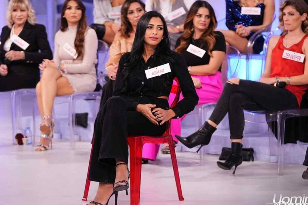 Uomini e Donne, tutti pazzi per Asmaa ma la dama ha il cuore super ...