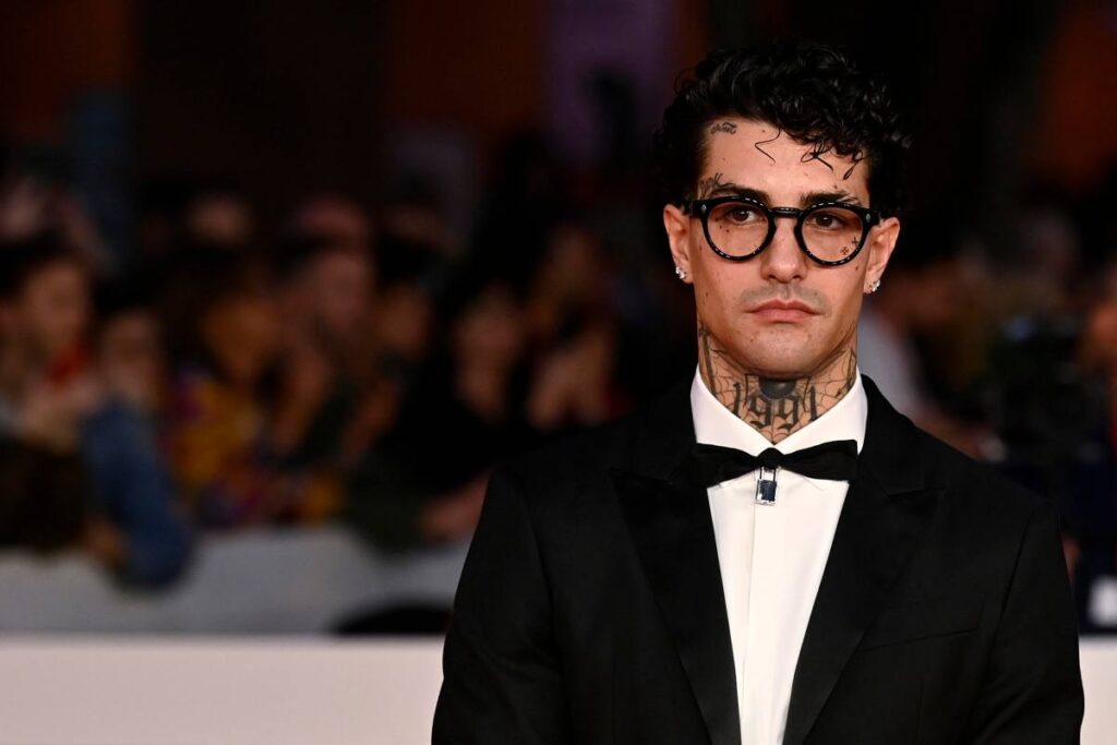 Tony Effe sorprende tutti: cosa è successo a Sanremo - Cityrumors